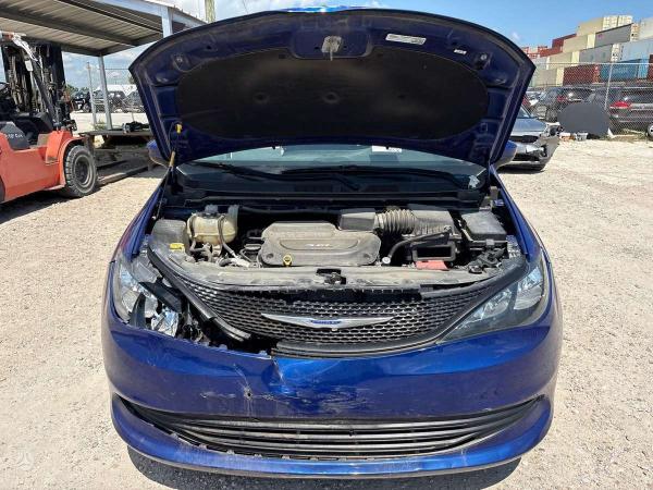 Blue Chrysler Pacifica 2019 in Klaipeda, with an engine capacity of 3.60 L and mileage of 78 thousand km for 8000 €, photo 9 on AUTOMOTO.COM.LV