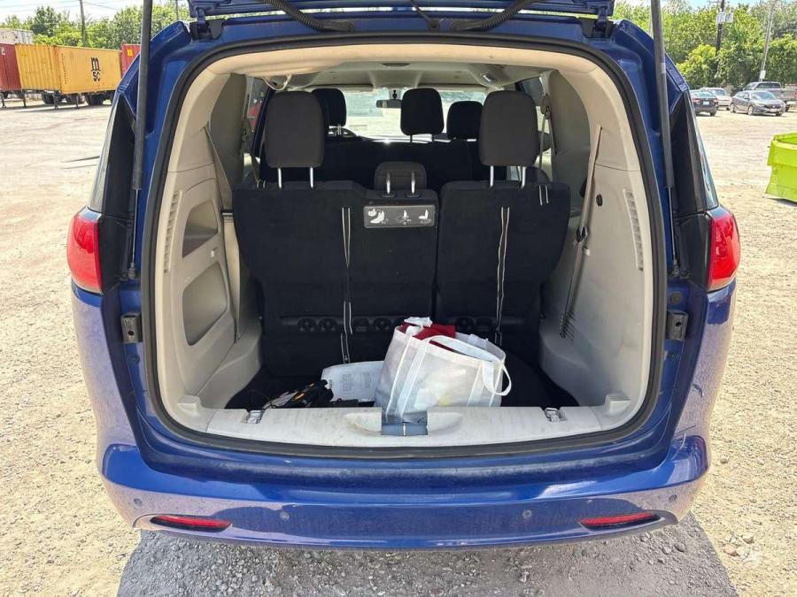 Blue Chrysler Pacifica 2019 in Klaipeda, with an engine capacity of 3.60 L and mileage of 78 thousand km for 8000 €, photo 11 on AUTOMOTO.COM.LV
