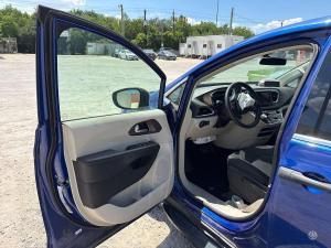 Blue Chrysler Pacifica 2019 in Klaipeda, with an engine capacity of 3.60 L and mileage of 78 thousand km for 8000 €, photo 12 on AUTOMOTO.COM.LV