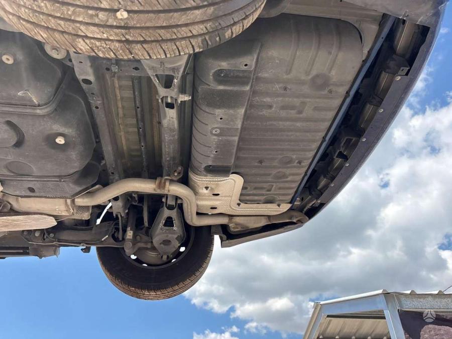Blue Chrysler Pacifica 2019 in Klaipeda, with an engine capacity of 3.60 L and mileage of 78 thousand km for 8000 €, photo 20 on AUTOMOTO.COM.LV