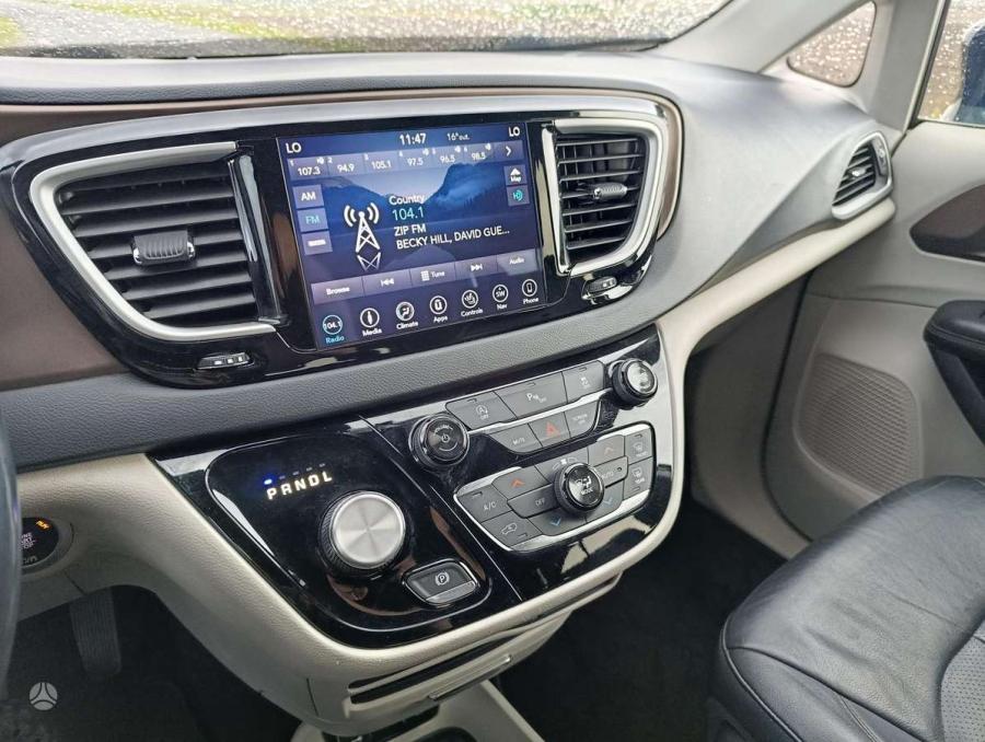 Zils Chrysler Pacifica 2019 Prienai, ar dzinēja tilpumu 3.61 L un nobraukumu 152 tūkst. km par 13500 €, foto 13 vietnē AUTOMOTO.COM.LV