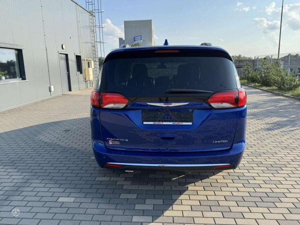 Крайслер Пасифик 2019 в Шяуляй на AUTOMOTO.COM.LV Синий Крайслер Пасифик 2019 в Шяуляй, объемом двигателя 3.60 л и пробегом 210 тыс. км за 14750 €, фото 7 на AUTOMOTO.COM.LV