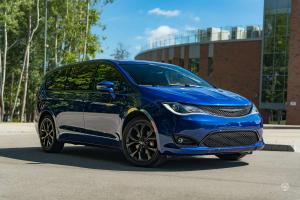 Blue Chrysler Pacifica 2020 in Klaipeda, with an engine capacity of 3.60 L and mileage of 133 thousand km for 18000 €, photo 10 on AUTOMOTO.COM.LV