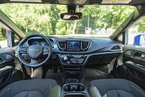 Blue Chrysler Pacifica 2020 in Klaipeda, with an engine capacity of 3.60 L and mileage of 133 thousand km for 18000 €, photo 20 on AUTOMOTO.COM.LV