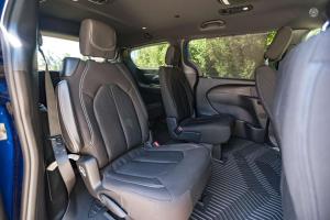 Blue Chrysler Pacifica 2020 in Klaipeda, with an engine capacity of 3.60 L and mileage of 133 thousand km for 18000 €, photo 26 on AUTOMOTO.COM.LV