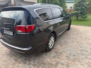 Blue Chrysler Pacifica 2020 in Kaunas, with an engine capacity of 3.60 L and mileage of 117 thousand km for 18200 €, photo 7 on AUTOMOTO.COM.LV