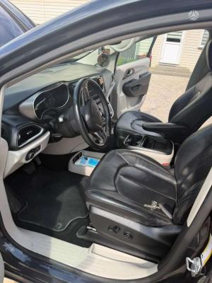 Blue Chrysler Pacifica 2020 in Kaunas, with an engine capacity of 3.60 L and mileage of 117 thousand km for 18200 €, photo 12 on AUTOMOTO.COM.LV