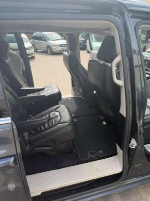 Blue Chrysler Pacifica 2020 in Kaunas, with an engine capacity of 3.60 L and mileage of 117 thousand km for 18200 €, photo 15 on AUTOMOTO.COM.LV