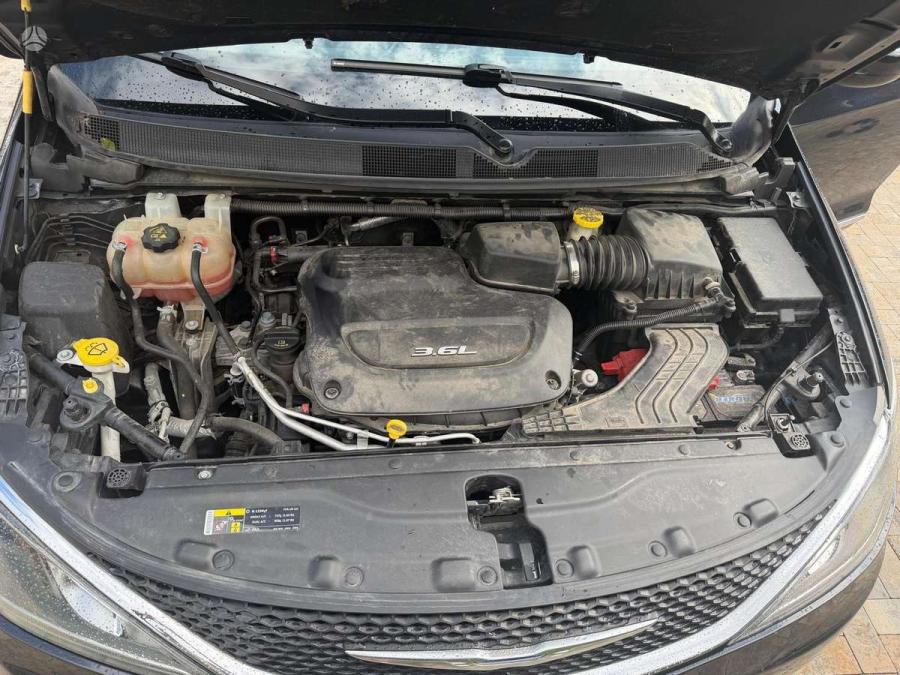 Blue Chrysler Pacifica 2020 in Kaunas, with an engine capacity of 3.60 L and mileage of 117 thousand km for 18200 €, photo 22 on AUTOMOTO.COM.LV