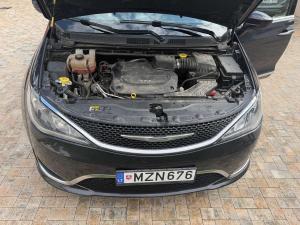 Blue Chrysler Pacifica 2020 in Kaunas, with an engine capacity of 3.60 L and mileage of 117 thousand km for 18200 €, photo 23 on AUTOMOTO.COM.LV