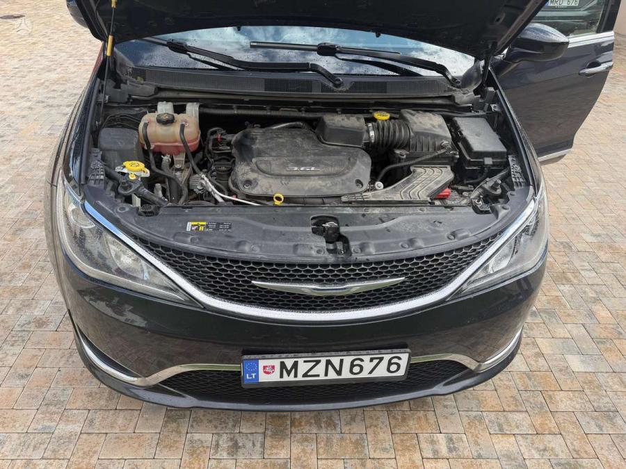 Blue Chrysler Pacifica 2020 in Kaunas, with an engine capacity of 3.60 L and mileage of 117 thousand km for 18200 €, photo 23 on AUTOMOTO.COM.LV