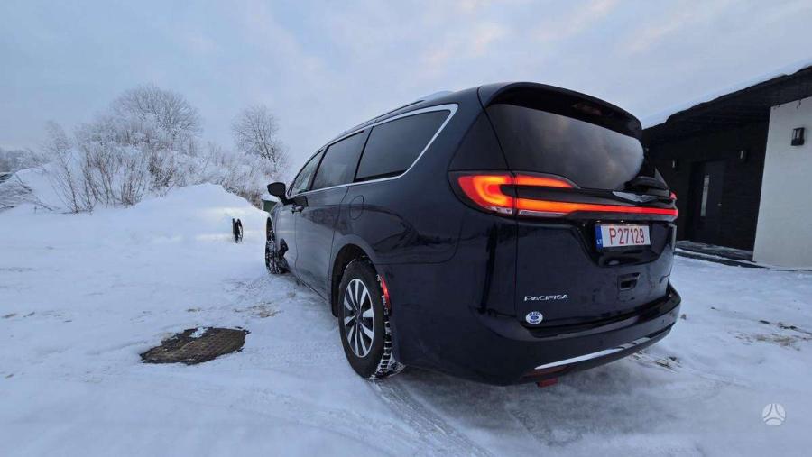 Zils Chrysler Pacifica 2021 Viļņa, ar dzinēja tilpumu 0.00 L un nobraukumu 112 tūkst. km par 22500 €, foto 7 vietnē AUTOMOTO.COM.LV
