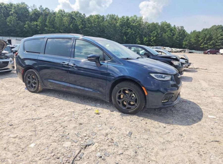 Blue Chrysler Pacifica 2021 in Kaunas, with an engine capacity of 3.60 L and mileage of 178 thousand km for 13750 €, photo 5 on AUTOMOTO.COM.LV