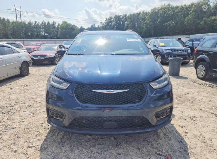 Blue Chrysler Pacifica 2021 in Kaunas, with an engine capacity of 3.60 L and mileage of 178 thousand km for 13750 €, photo 6 on AUTOMOTO.COM.LV