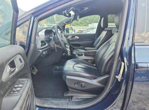 Blue Chrysler Pacifica 2021 in Kaunas, with an engine capacity of 3.60 L and mileage of 178 thousand km for 13750 €, photo 8 on AUTOMOTO.COM.LV