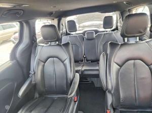 Blue Chrysler Pacifica 2021 in Kaunas, with an engine capacity of 3.60 L and mileage of 178 thousand km for 13750 €, photo 11 on AUTOMOTO.COM.LV