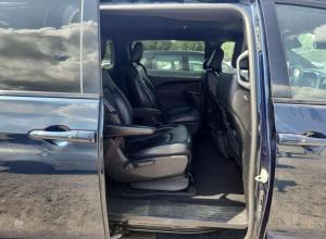 Blue Chrysler Pacifica 2021 in Kaunas, with an engine capacity of 3.60 L and mileage of 178 thousand km for 13750 €, photo 12 on AUTOMOTO.COM.LV