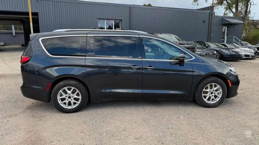 Zils Chrysler Pacifica 2021 Ukmergė, ar dzinēja tilpumu 3.61 L un nobraukumu 222 tūkst. km par 12999 €, foto 8 vietnē AUTOMOTO.COM.LV