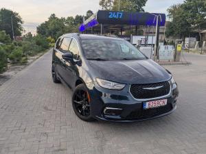 Blue Chrysler Pacifica 2022 in Plunge, with an engine capacity of 3.60 L and mileage of 100 thousand km for 21950 €, photo  on AUTOMOTO.COM.LV
