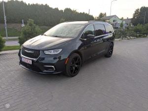 Blue Chrysler Pacifica 2022 in Plunge, with an engine capacity of 3.60 L and mileage of 100 thousand km for 21950 €, photo 5 on AUTOMOTO.COM.LV