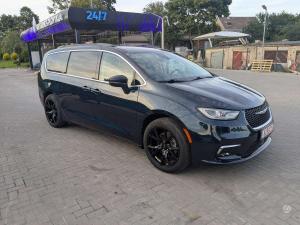 Blue Chrysler Pacifica 2022 in Plunge, with an engine capacity of 3.60 L and mileage of 100 thousand km for 21950 €, photo 14 on AUTOMOTO.COM.LV