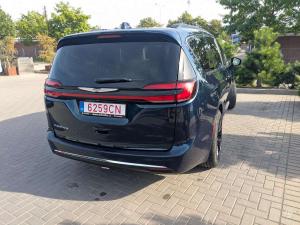 Blue Chrysler Pacifica 2022 in Plunge, with an engine capacity of 3.60 L and mileage of 100 thousand km for 21950 €, photo 21 on AUTOMOTO.COM.LV