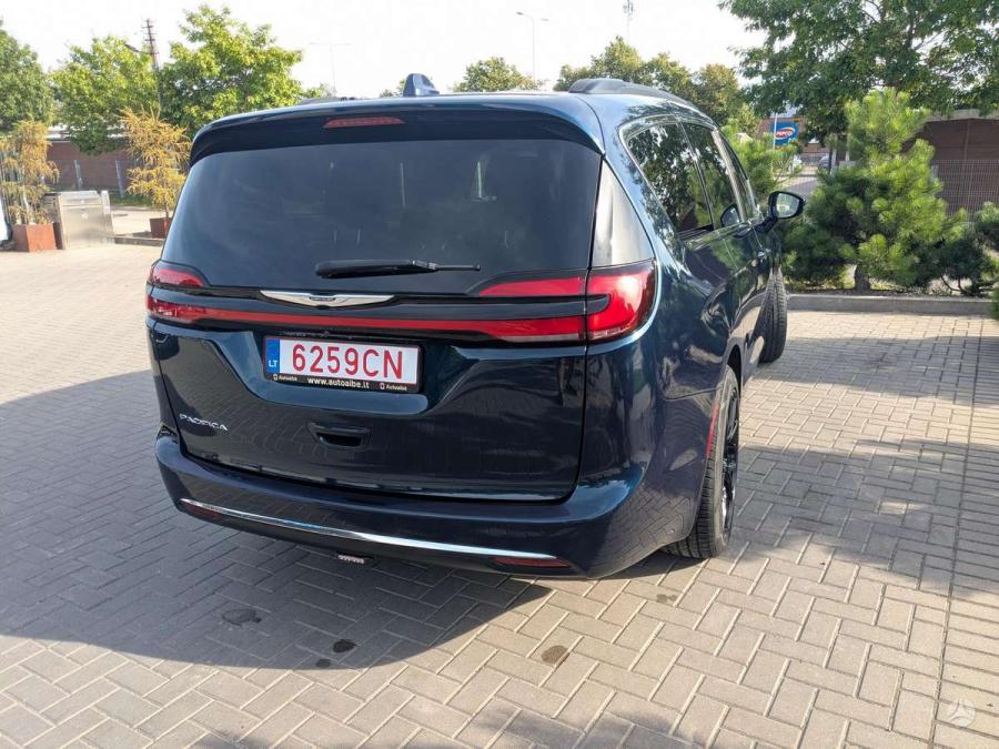 Blue Chrysler Pacifica 2022 in Plunge, with an engine capacity of 3.60 L and mileage of 100 thousand km for 21950 €, photo 21 on AUTOMOTO.COM.LV
