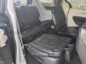 Blue Chrysler Pacifica 2022 in Plunge, with an engine capacity of 3.60 L and mileage of 100 thousand km for 21950 €, photo 31 on AUTOMOTO.COM.LV