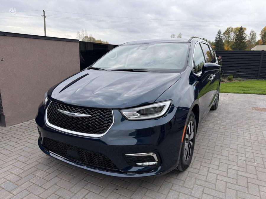 Zils Chrysler Pacifica 2022 Šauļi, ar dzinēja tilpumu 3.61 L un nobraukumu 146 tūkst. km par 22500 €, foto 4 vietnē AUTOMOTO.COM.LV