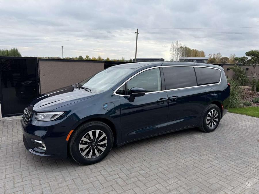 Zils Chrysler Pacifica 2022 Šauļi, ar dzinēja tilpumu 3.61 L un nobraukumu 146 tūkst. km par 22500 €, foto 5 vietnē AUTOMOTO.COM.LV