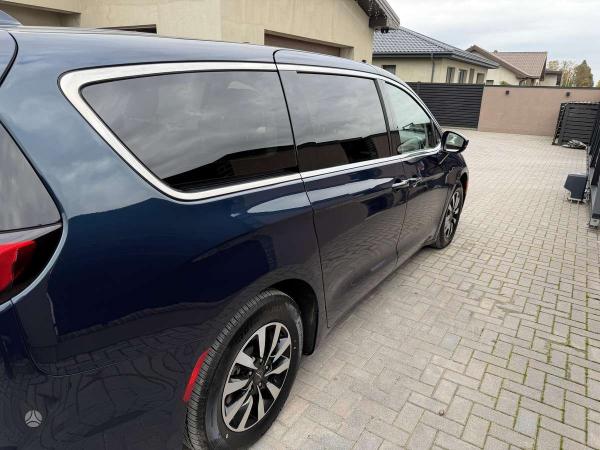 Zils Chrysler Pacifica 2022 Šauļi, ar dzinēja tilpumu 3.61 L un nobraukumu 146 tūkst. km par 22500 €, foto 8 vietnē AUTOMOTO.COM.LV