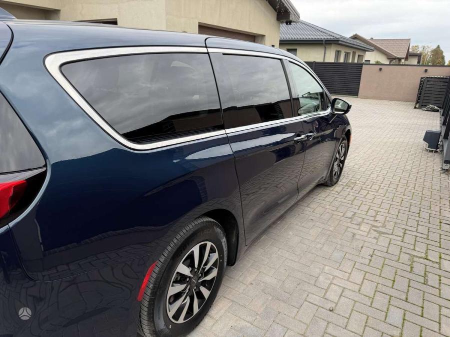 Zils Chrysler Pacifica 2022 Šauļi, ar dzinēja tilpumu 3.61 L un nobraukumu 146 tūkst. km par 22500 €, foto 8 vietnē AUTOMOTO.COM.LV