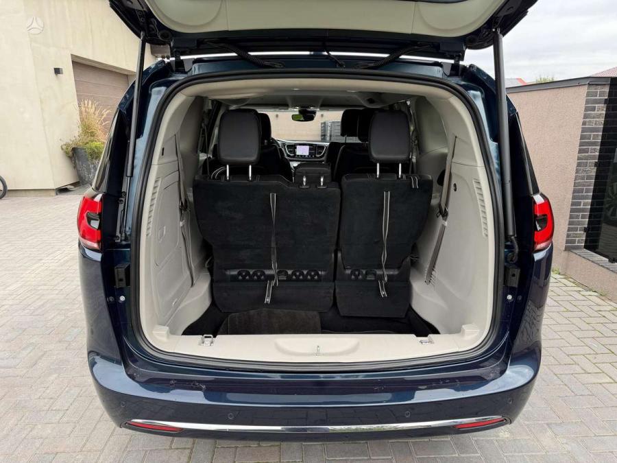 Zils Chrysler Pacifica 2022 Šauļi, ar dzinēja tilpumu 3.61 L un nobraukumu 146 tūkst. km par 22500 €, foto 13 vietnē AUTOMOTO.COM.LV