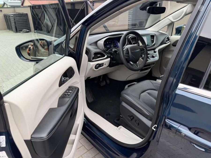 Zils Chrysler Pacifica 2022 Šauļi, ar dzinēja tilpumu 3.61 L un nobraukumu 146 tūkst. km par 22500 €, foto 19 vietnē AUTOMOTO.COM.LV
