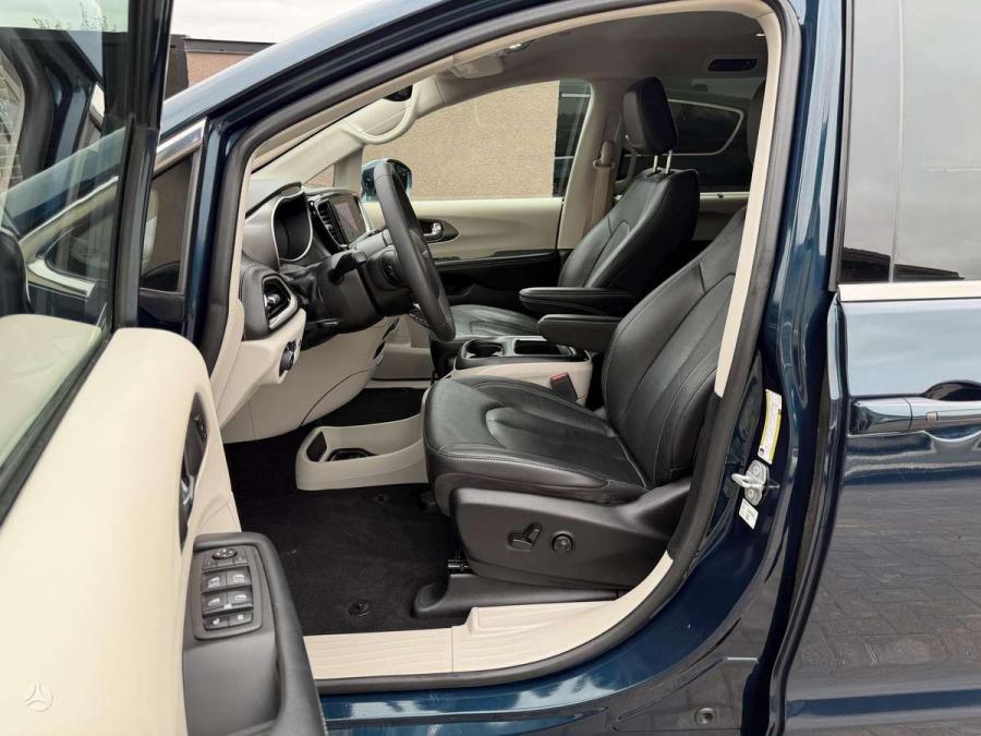 Zils Chrysler Pacifica 2022 Šauļi, ar dzinēja tilpumu 3.61 L un nobraukumu 146 tūkst. km par 22500 €, foto 20 vietnē AUTOMOTO.COM.LV