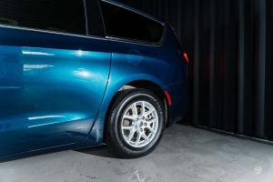 Zils Chrysler Pacifica 2024 Viļņa, ar dzinēja tilpumu 3.60 L un nobraukumu 71 tūkst. km par 32999 €, foto 14 vietnē AUTOMOTO.COM.LV