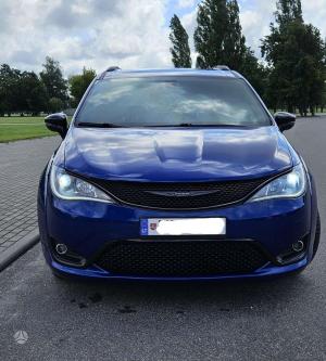 Blue Chrysler Pacifica 2026 in Klaipeda, with an engine capacity of 3.60 L and mileage of 216 thousand km for 16500 €, photo 5 on AUTOMOTO.COM.LV