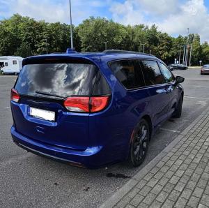 Blue Chrysler Pacifica 2026 in Klaipeda, with an engine capacity of 3.60 L and mileage of 216 thousand km for 16500 €, photo 10 on AUTOMOTO.COM.LV