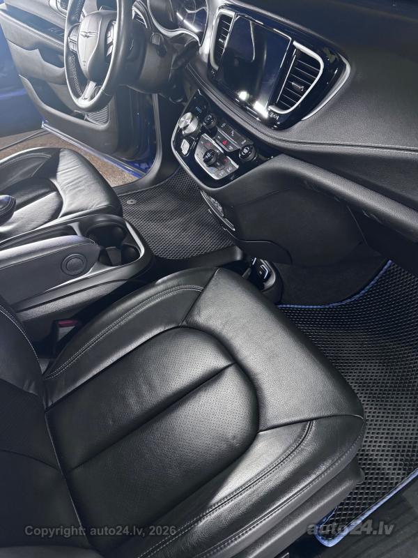 Zils Chrysler Pacifica 2022 Tallina, ar dzinēja tilpumu 3.60 L un nobraukumu 46 tūkst. km par 40000 €, foto 9 vietnē AUTOMOTO.COM.LV