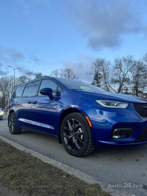 Blue Chrysler Pacifica 2022 in Tallinn, with an engine capacity of 3.60 L and mileage of 46 thousand km for 40000 €, photo 25 on AUTOMOTO.COM.LV