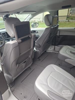 Brown Chrysler Pacifica 2017 in Silale, with an engine capacity of 3.60 L and mileage of 188 thousand km for 7900 €, photo 12 on AUTOMOTO.COM.LV