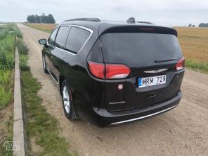 Brūns Chrysler Pacifica 2017 Kauņa, ar dzinēja tilpumu 3.60 L un nobraukumu 210 tūkst. km par 15000 €, foto 3 vietnē AUTOMOTO.COM.LV