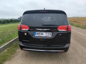 Brūns Chrysler Pacifica 2017 Kauņa, ar dzinēja tilpumu 3.60 L un nobraukumu 210 tūkst. km par 15000 €, foto 4 vietnē AUTOMOTO.COM.LV