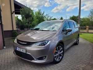 Brown Chrysler Pacifica 2017 in Telschi, with an engine capacity of 3.61 L and mileage of 179 thousand km for 17400 €, photo  on AUTOMOTO.COM.LV