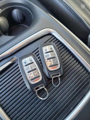 Brown Chrysler Pacifica 2017 in Telschi, with an engine capacity of 3.61 L and mileage of 179 thousand km for 17400 €, photo 45 on AUTOMOTO.COM.LV