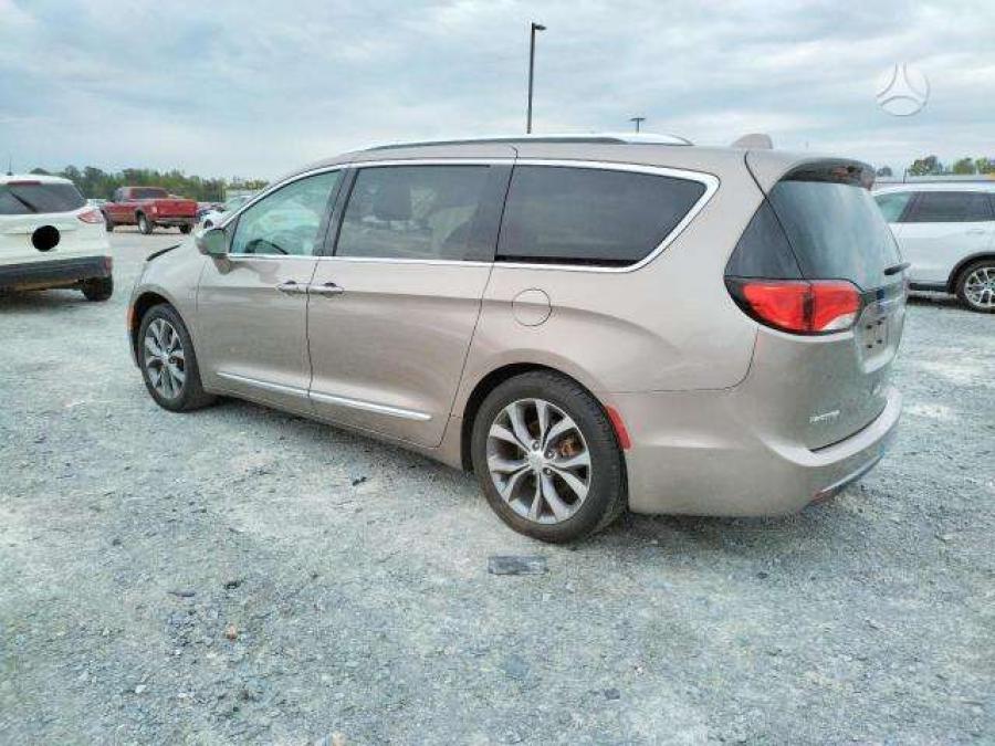 Brown Chrysler Pacifica 2017 in Telschi, with an engine capacity of 3.61 L and mileage of 179 thousand km for 17400 €, photo 49 on AUTOMOTO.COM.LV