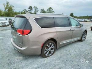 Brown Chrysler Pacifica 2017 in Telschi, with an engine capacity of 3.61 L and mileage of 179 thousand km for 17400 €, photo 50 on AUTOMOTO.COM.LV