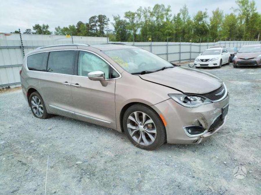 Brown Chrysler Pacifica 2017 in Telschi, with an engine capacity of 3.61 L and mileage of 179 thousand km for 17400 €, photo 51 on AUTOMOTO.COM.LV