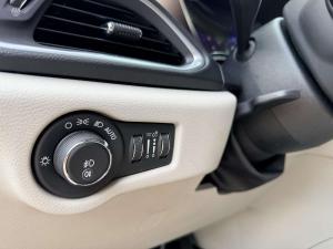 Brown Chrysler Pacifica 2017 in Kaunas, with an engine capacity of 3.61 L and mileage of 160 thousand km for 16500 €, photo 30 on AUTOMOTO.COM.LV
