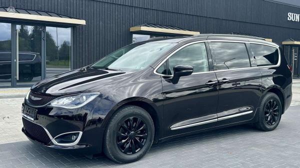 Brūns Chrysler Pacifica 2017 Šauļi, ar dzinēja tilpumu 3.61 L un nobraukumu 186 tūkst. km par 14500 €, foto 4 vietnē AUTOMOTO.COM.LV
